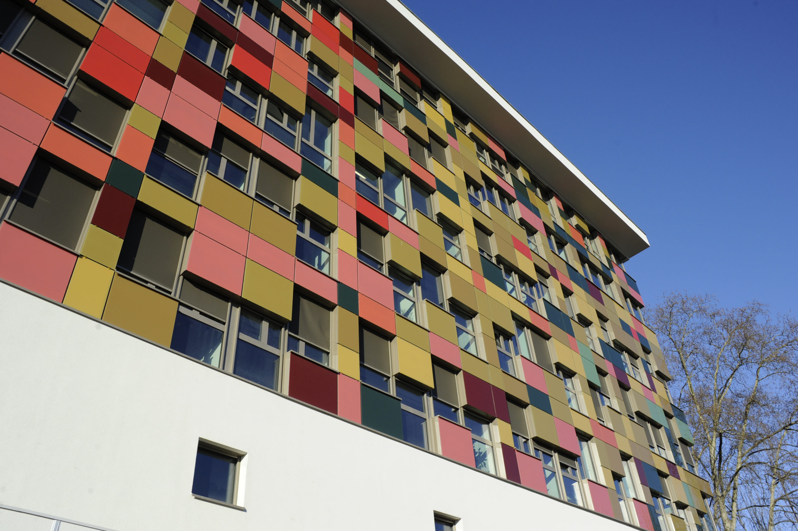 Découvrez l'histoire d'Habitation moderne au fil des années ...